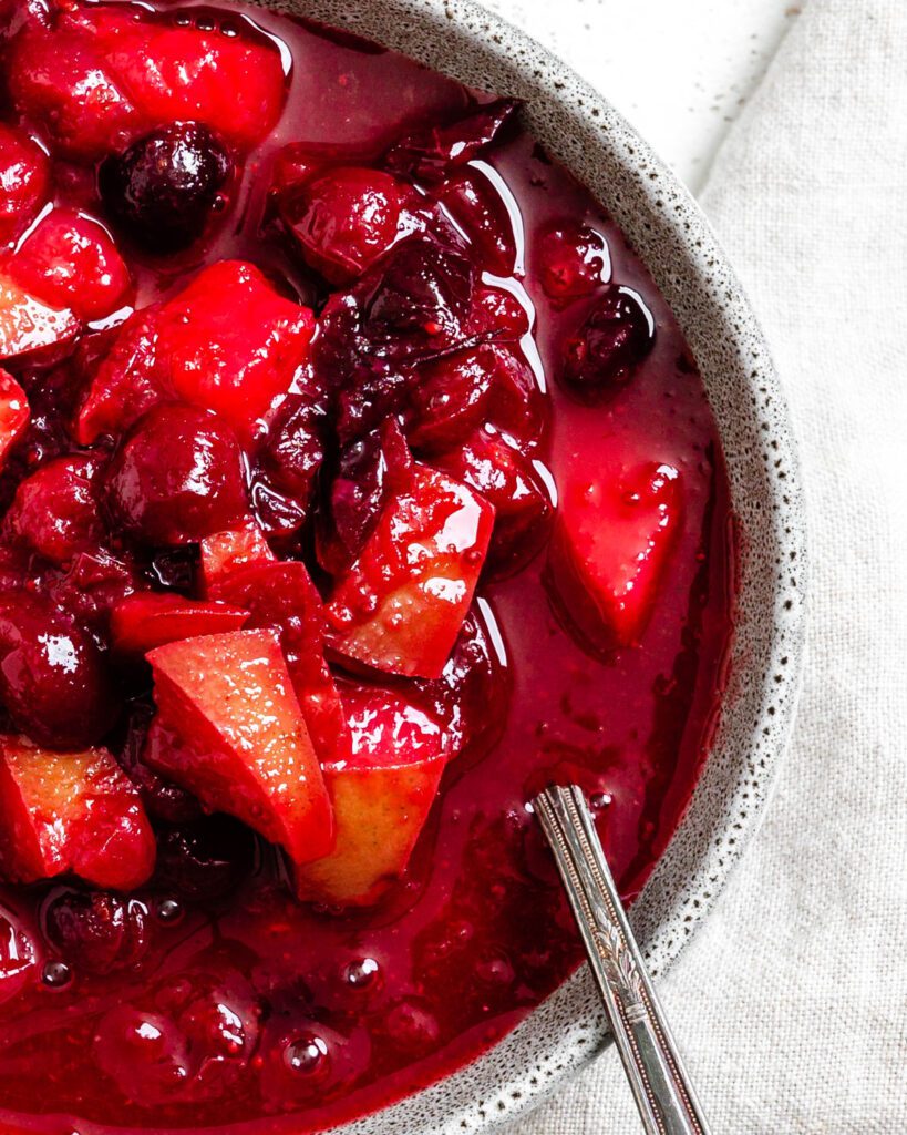 Easy Cranberry Pear Sauce [20 Minutes] - Food Sharing Vegan