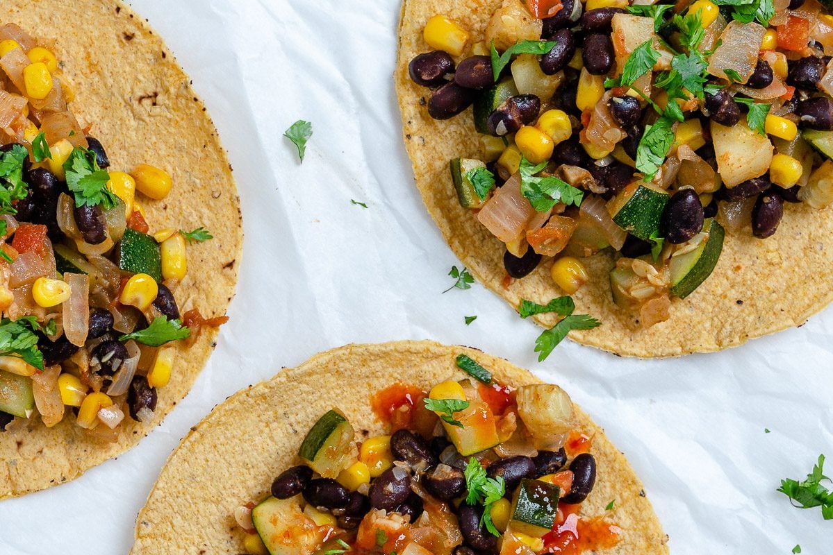Vegan Black Bean Tacos with Veggies - Food Sharing Vegan
